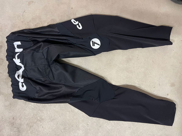 Seven Mx Rival Pants Size 32 BRAND NEW Seven Mx Rival Pants Size 32 BRAND NEW