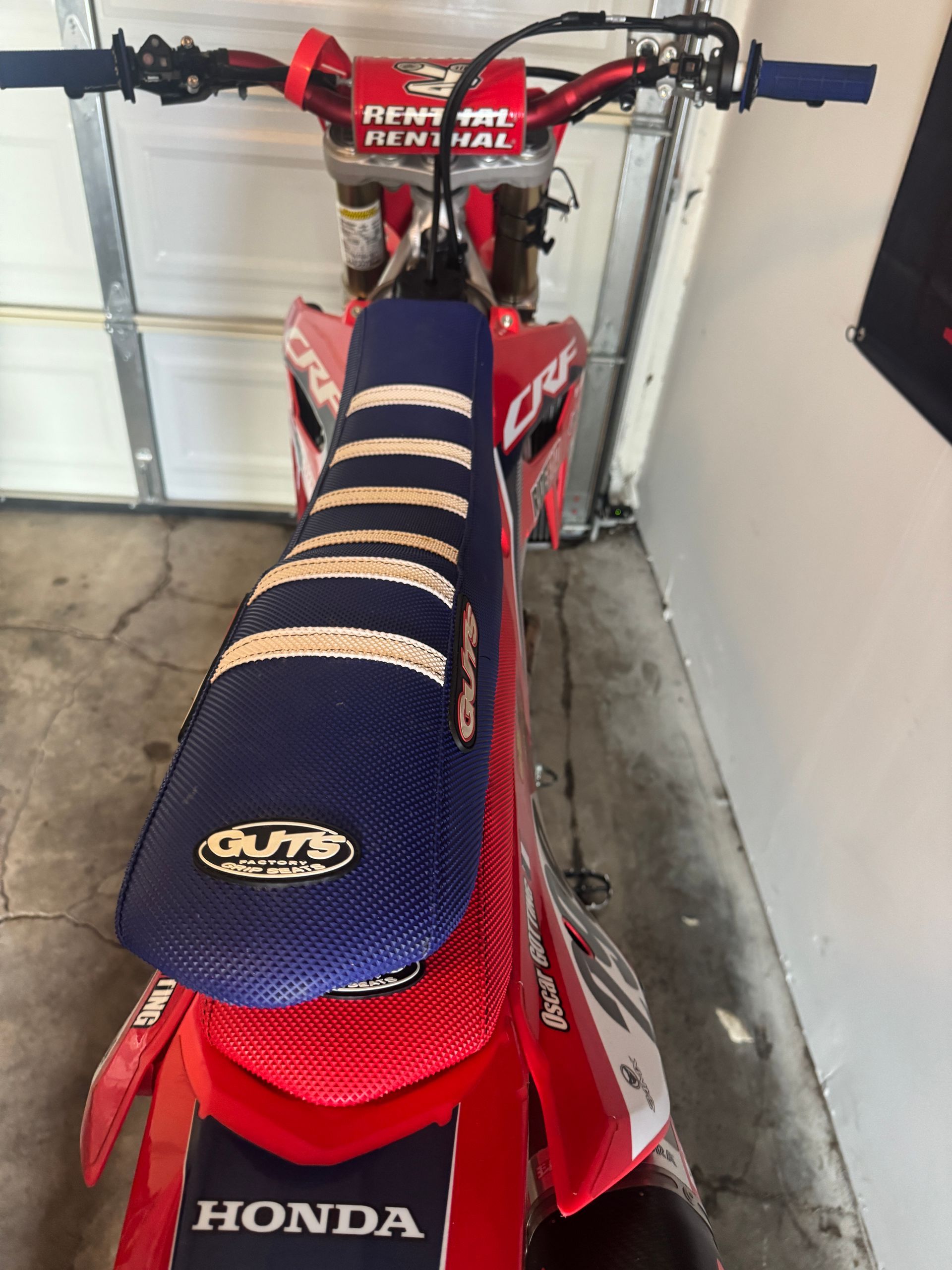GUTS Complete Ribbed Seat (with bump) CRF 250R/450R 21-2024