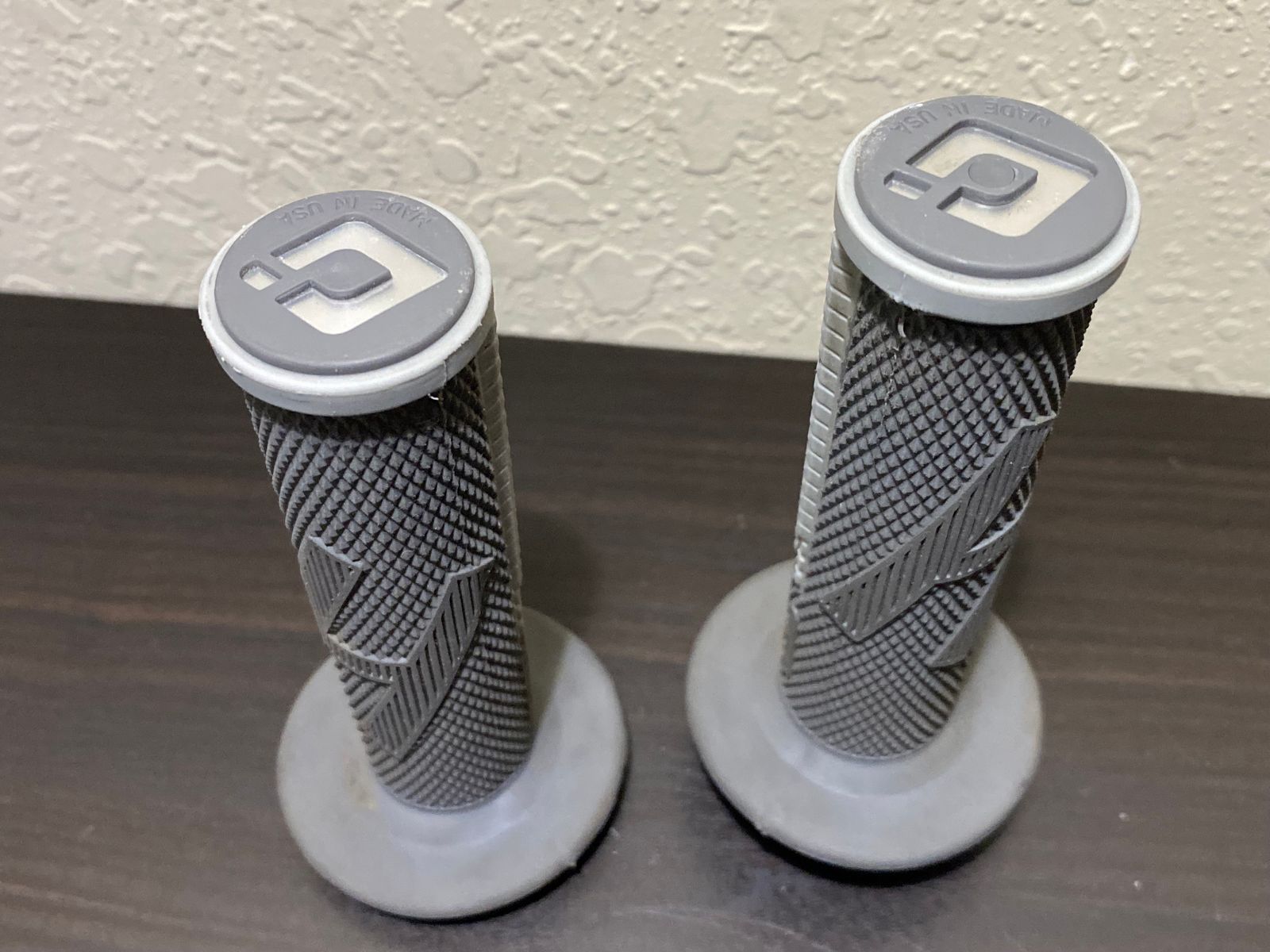 ODI Emig Pro Lock-on V2 MX Grips H36EPHG Grey Graphite Yz Wr | MX Locker