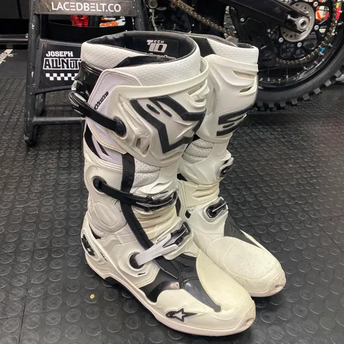 Alpinestar Tech 10 Supervented (11)