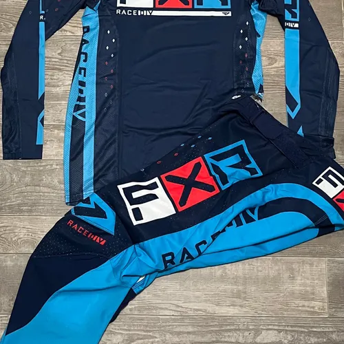 FXR Podium Pro LE MX Gear Set - Navy - Large/34
