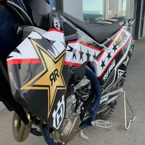 Gnarnia, COLBY RAHA Complete Plastic, graphics, seat. Signed. Like new!!