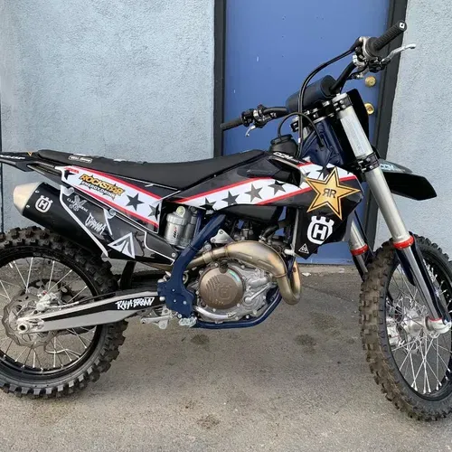 Gnarnia, COLBY RAHA Complete Plastic, graphics, seat. Signed. Like new!!