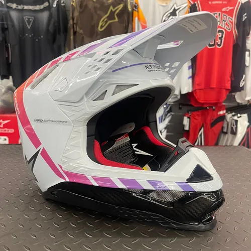 How to Choose the Perfect Motocross Helmet: Safety, Comfort, and Style