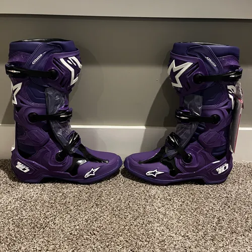 Tech 10 Boots Purple