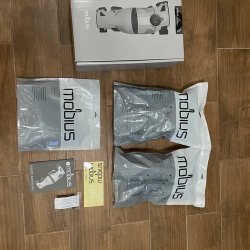 Mobius X8 Knee Braces