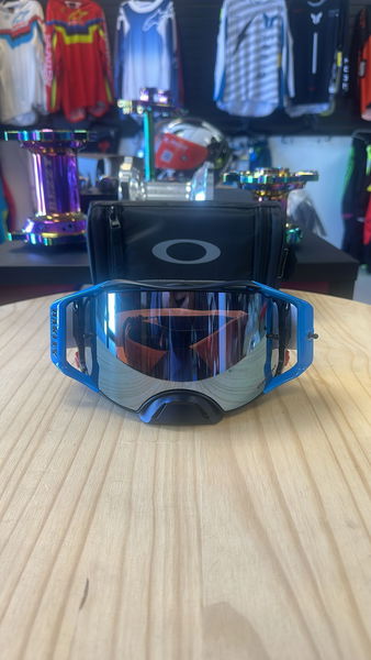 Oakley Airbrake Troy Lee Designs MX Goggles - Blue Lightning Oakley Airbrake Troy Lee Designs MX Goggles - Blue Lightning