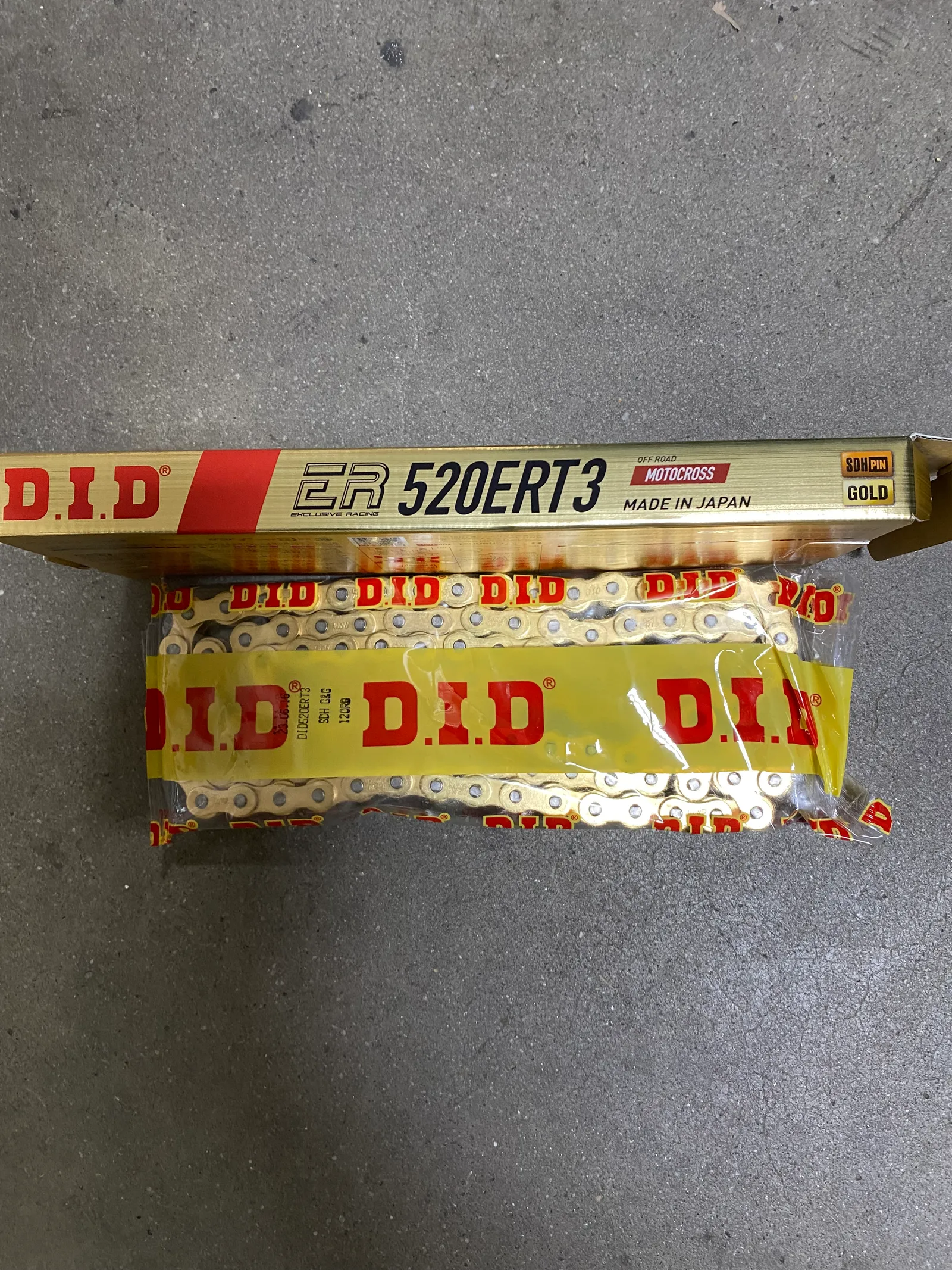 DID 520 ERT3 520x120 Gold Chain