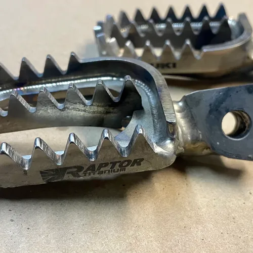 Raptor Titanium Pegs - RMZ / KTM